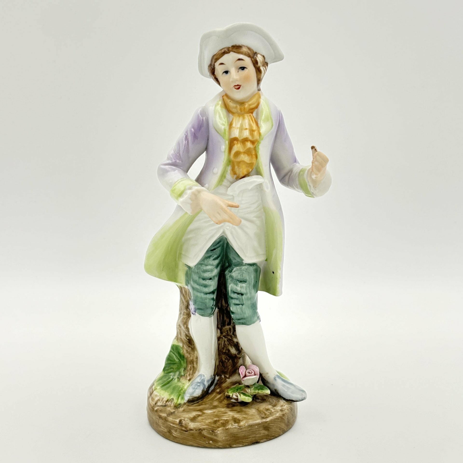 Статуэтка "Кавалер", фарфор, роспись, Азия, 1980-2000 гг.