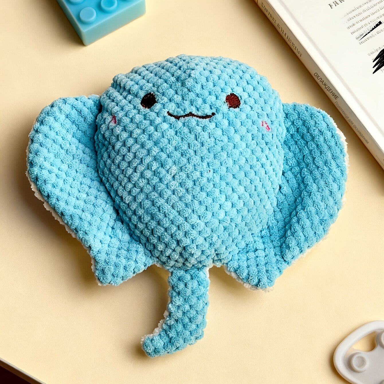 Игрушка для собак из кукурузного початка в форме ската с пищалкой, синего цвета