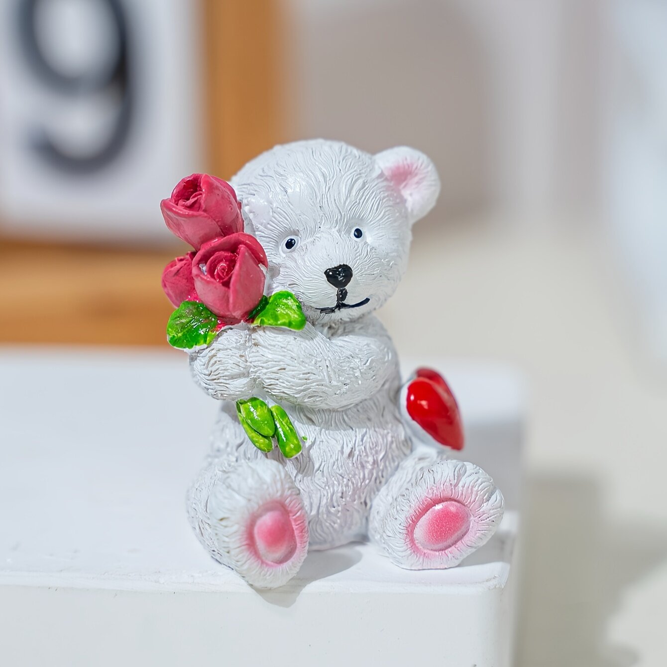 Фигурка медведя из смолы с розой и сердцем, модель Love, 1 шт.