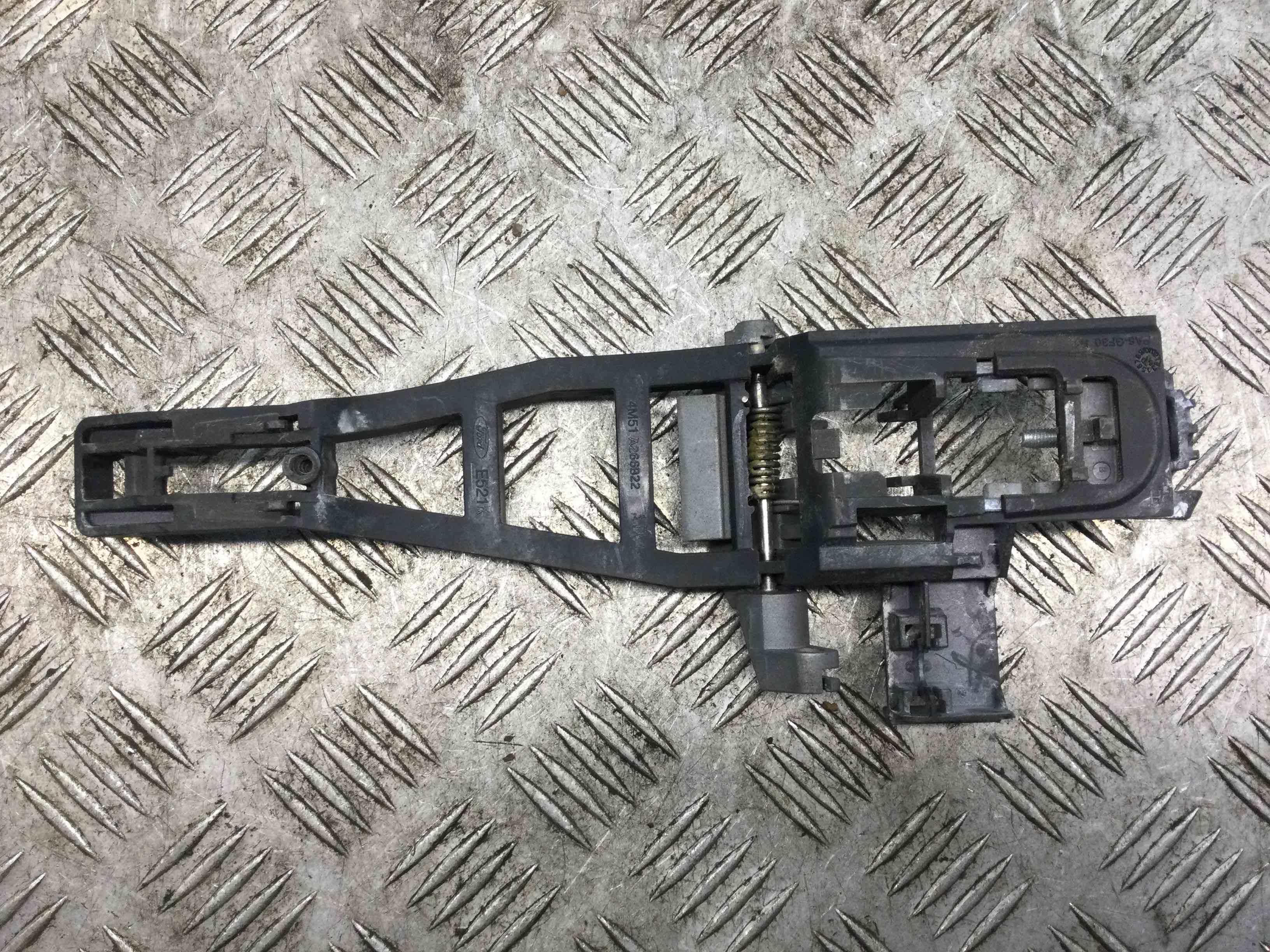 Б/У Скелет ручки наружной задней правой Ford Focus 2 поколение [рестайлинг] (2008-2011) 2010 г.