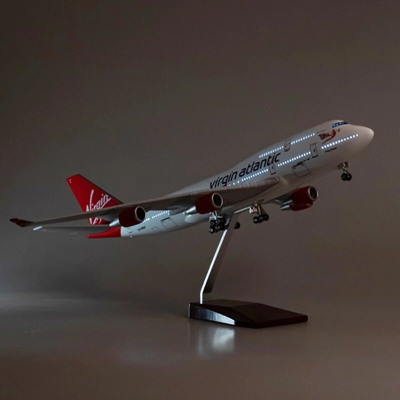 Модель пассажирского самолета Boeing 747 компании Virgin Atlantic, симулятор коммерческого самолета 747 B747-400 с колесами и фарами