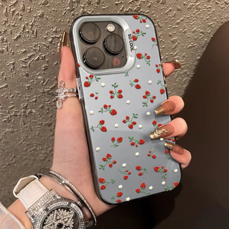 Чехол на Редми 10C / Redmi 10C белый с принтом клубники силиконовый ударопрочный