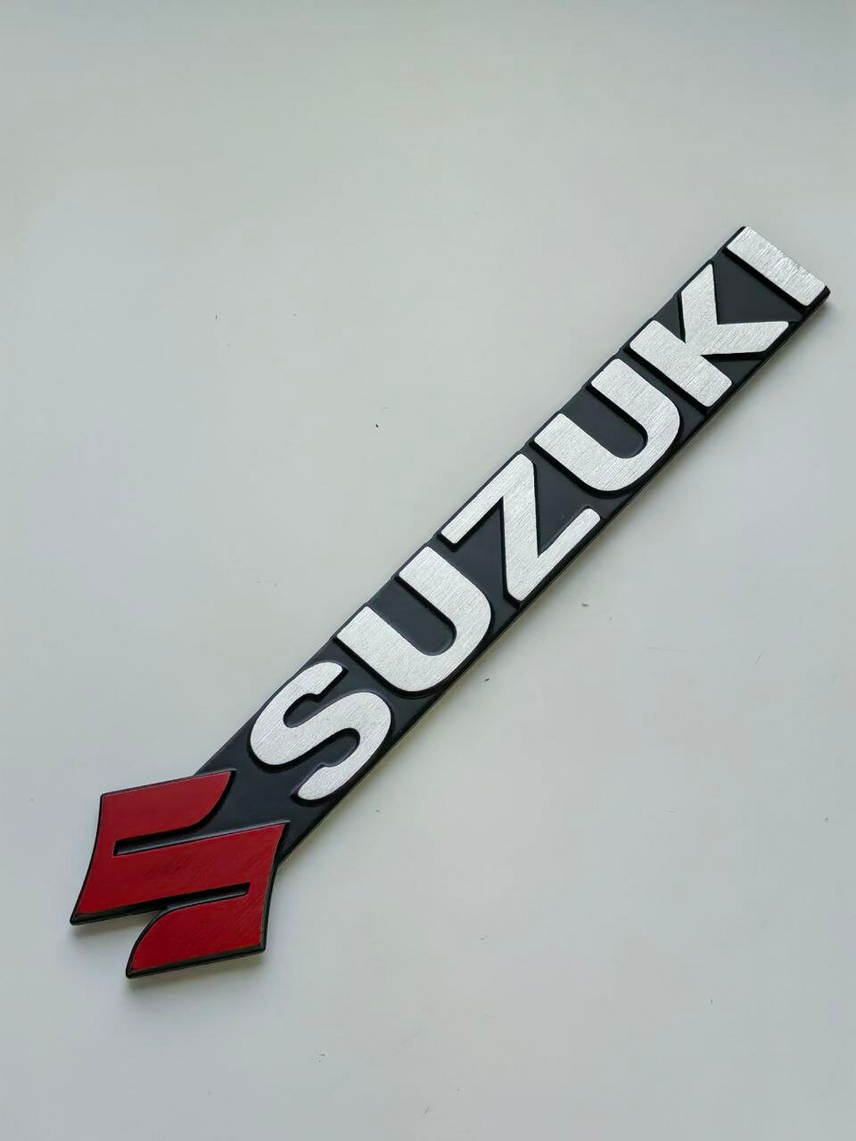 Эмблема 160*34 мм. Suzuki шильдик логотип Сузуки 1 шт.