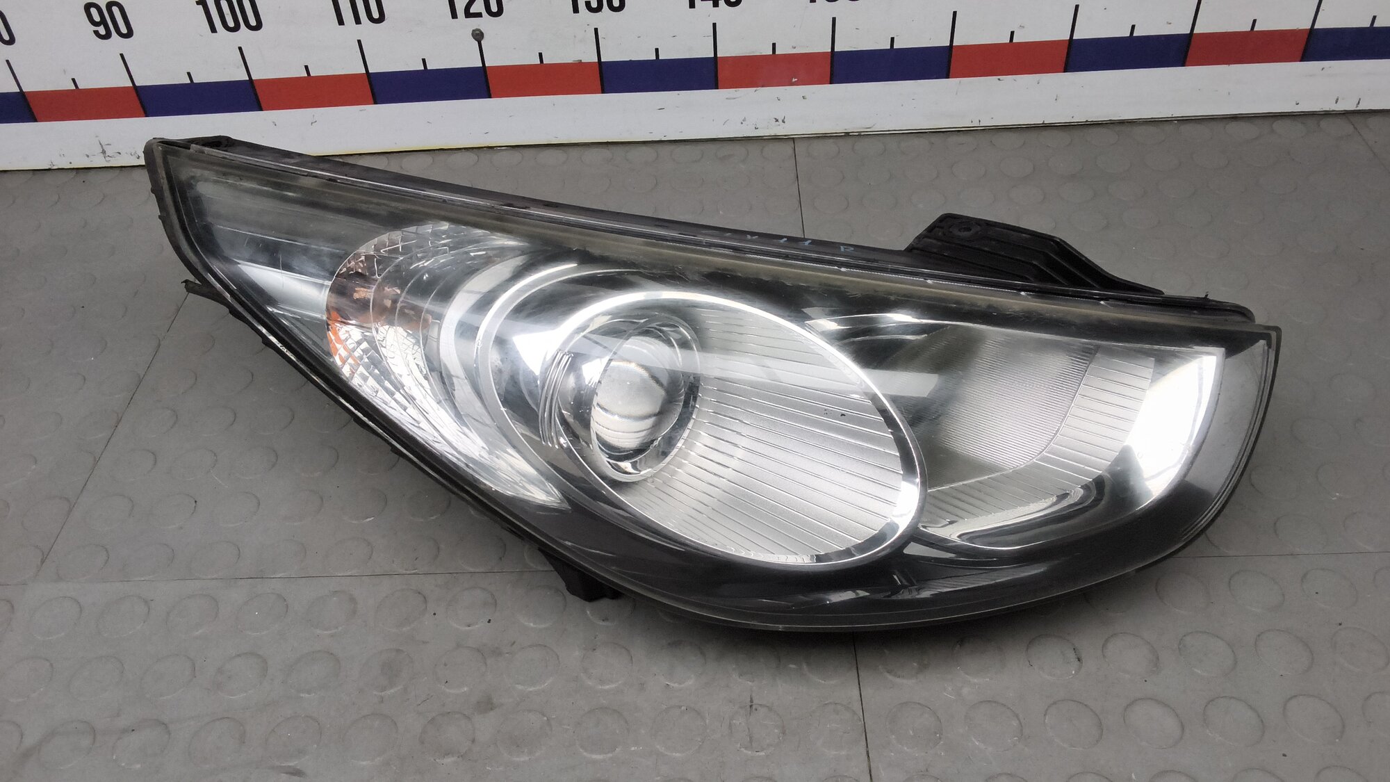 Фара правая HYUNDAI IX35 1