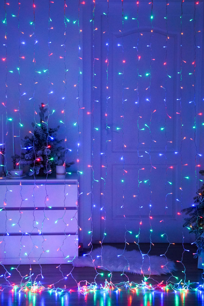 Гирлянда штора Качественное освещение (Quality Light) 2*3 м, 600 разноцветных LED ламп, прозрачный ПВХ, соединяемая.