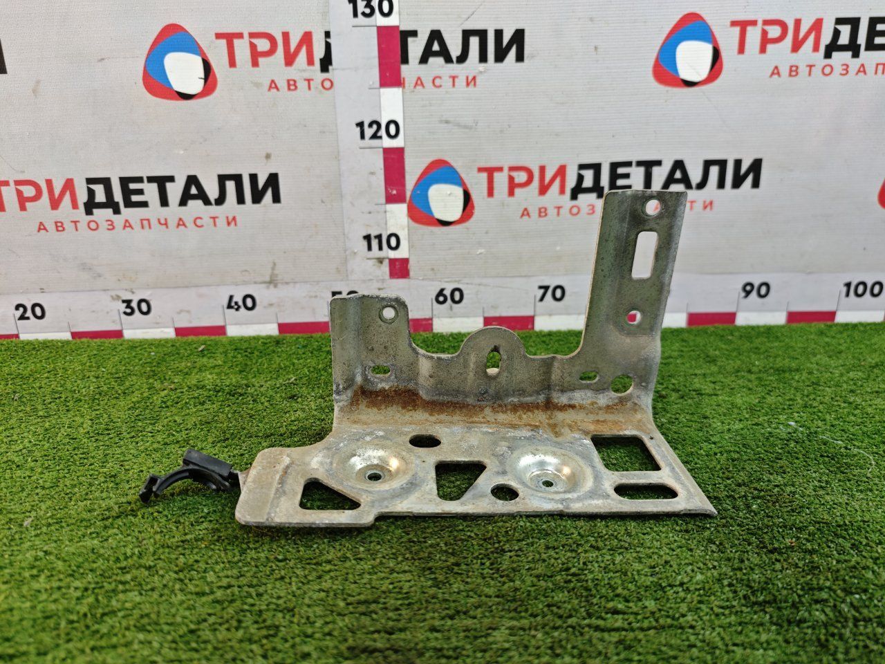 Кронштейн блока управления двигателем Nissan Qashqai 1.6 HR16 2011 (б/у)