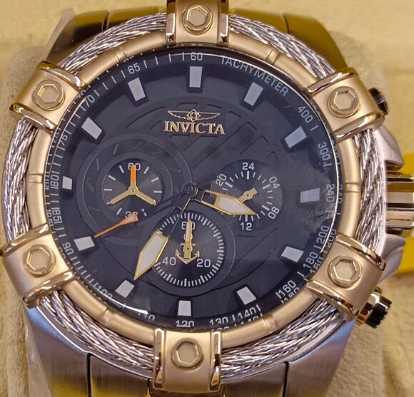 Наручные часы INVICTA Bolt, черный — фото 1
