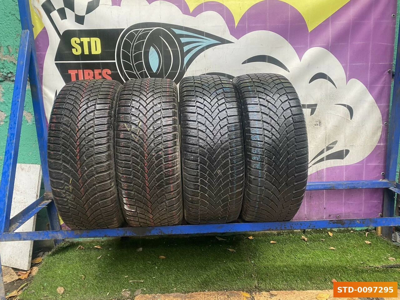 Комплект (4 шт) зимних БУ шин Bridgestone Blizzak LM-005 235/55 R18 40% износ 8343887529