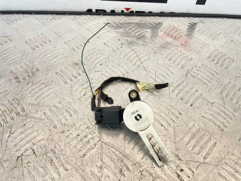 Концевик педали сцепления Opel Astra 2011 10366474 P10 A16XER (с пробегом)