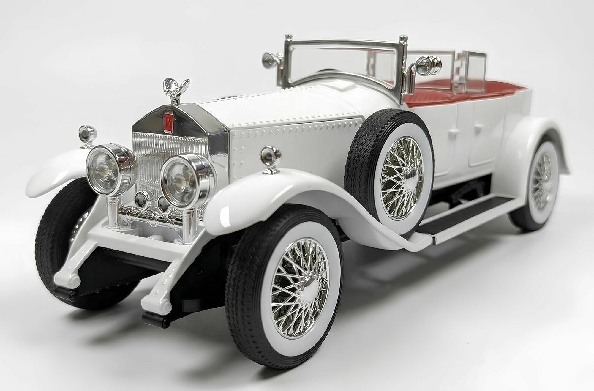 Машинка металлическая инерционная модель Rolls-Royce Phantom I Cabriolet (1925-1931) (Роллс-Ройс Фантом белый 22 см) Детская игрушка / Масштаб 1:24