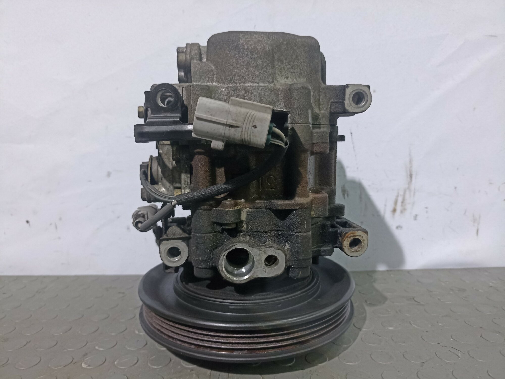 Компрессор кондиционера Toyota 8832012780 YE162Z