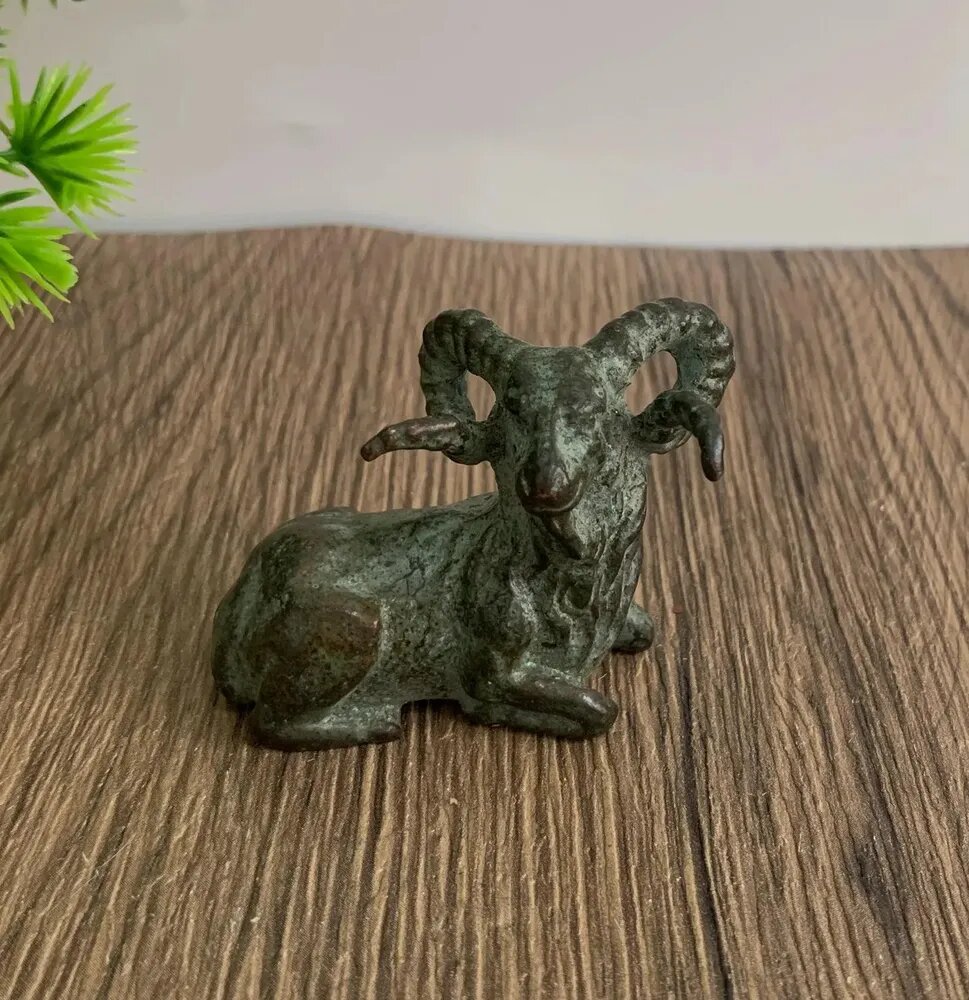 Фигурка декоративная
