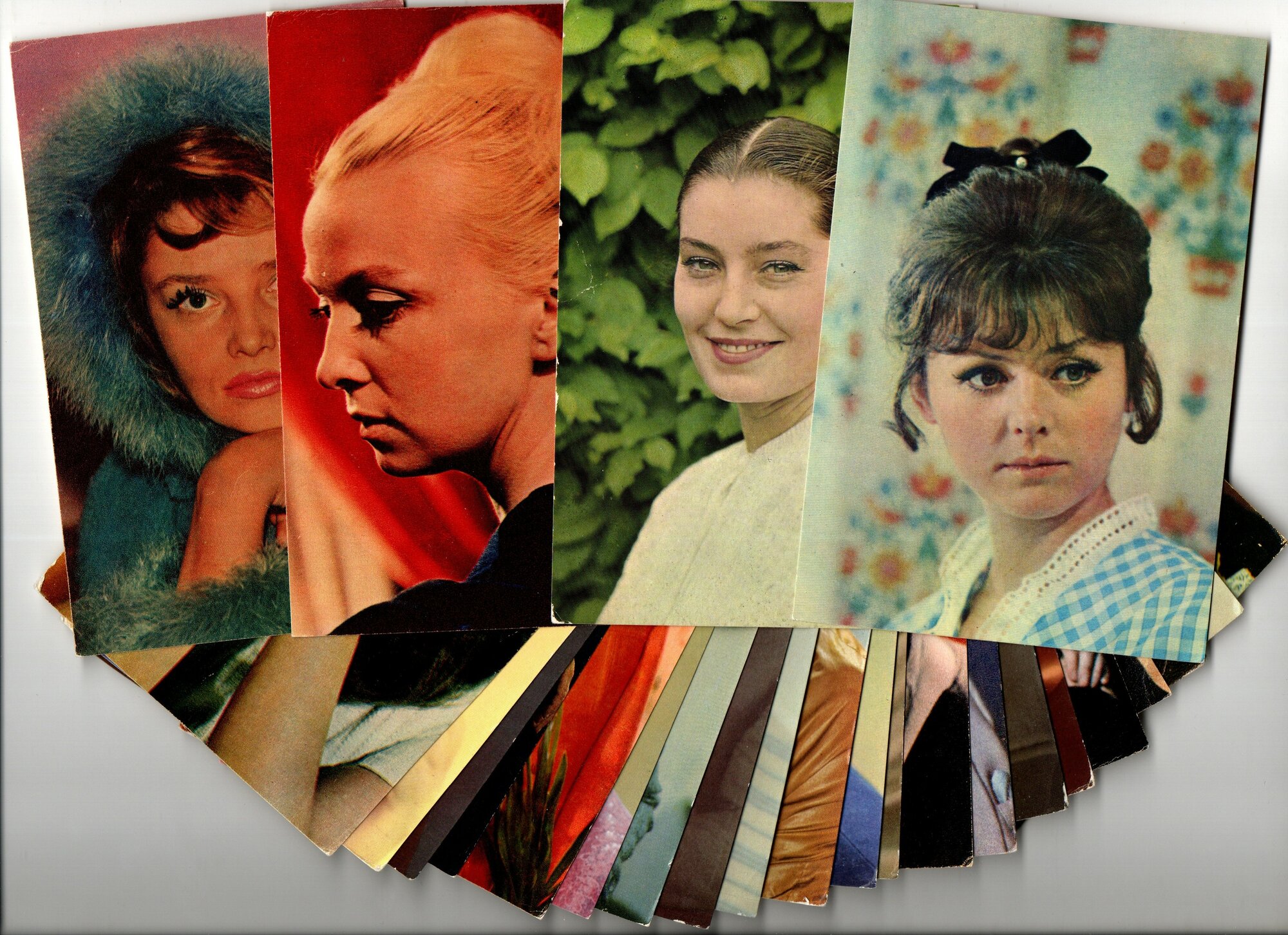 №66 Открытки Артисты и актёры СССР 1970–1980-е г. 25 штук. Цветные, чистые, без повторов