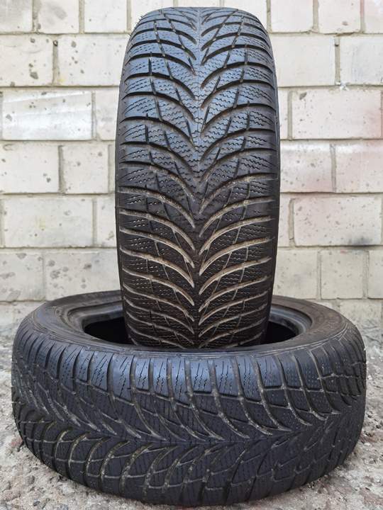 Комплект (2 шт) зимних БУ шин шипованные Goodyear UltraGrip 7+ 195/55 R16 40% износ