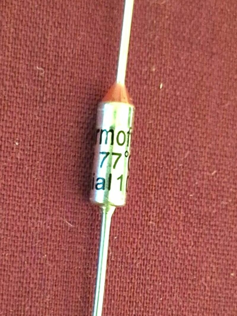Термопредохранитель 77 градусов 10А - 2 шт. — фото 1