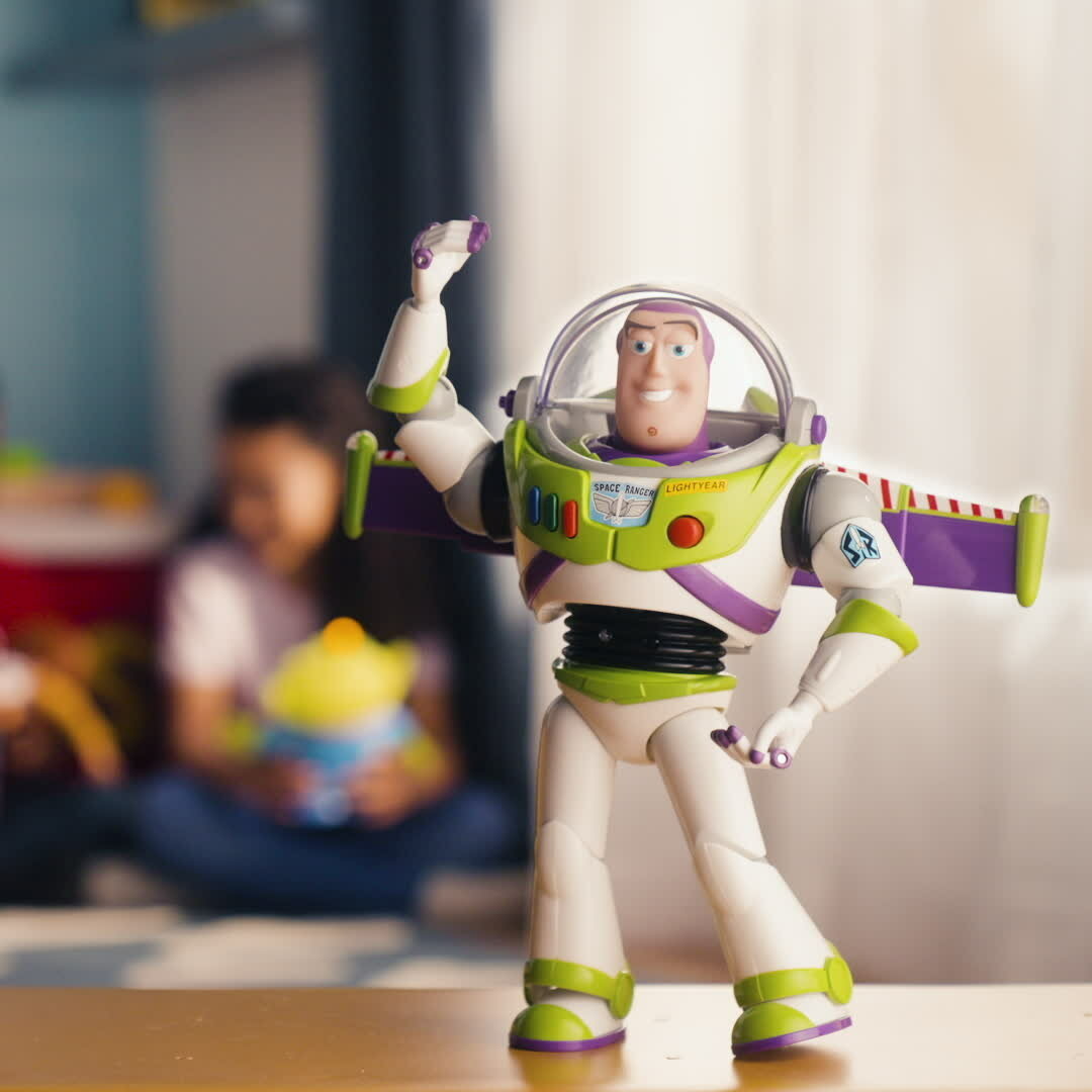 Disney Интерактивная говорящая фигурка Базза Лайтйера Buzz Lightyear Interactive Talking Action Figure, Toy Story