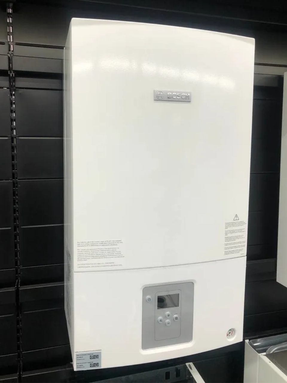 Газовый котел Bosch WBN6000-28C, двухконтурный, настенный, закрытая камера сгорания