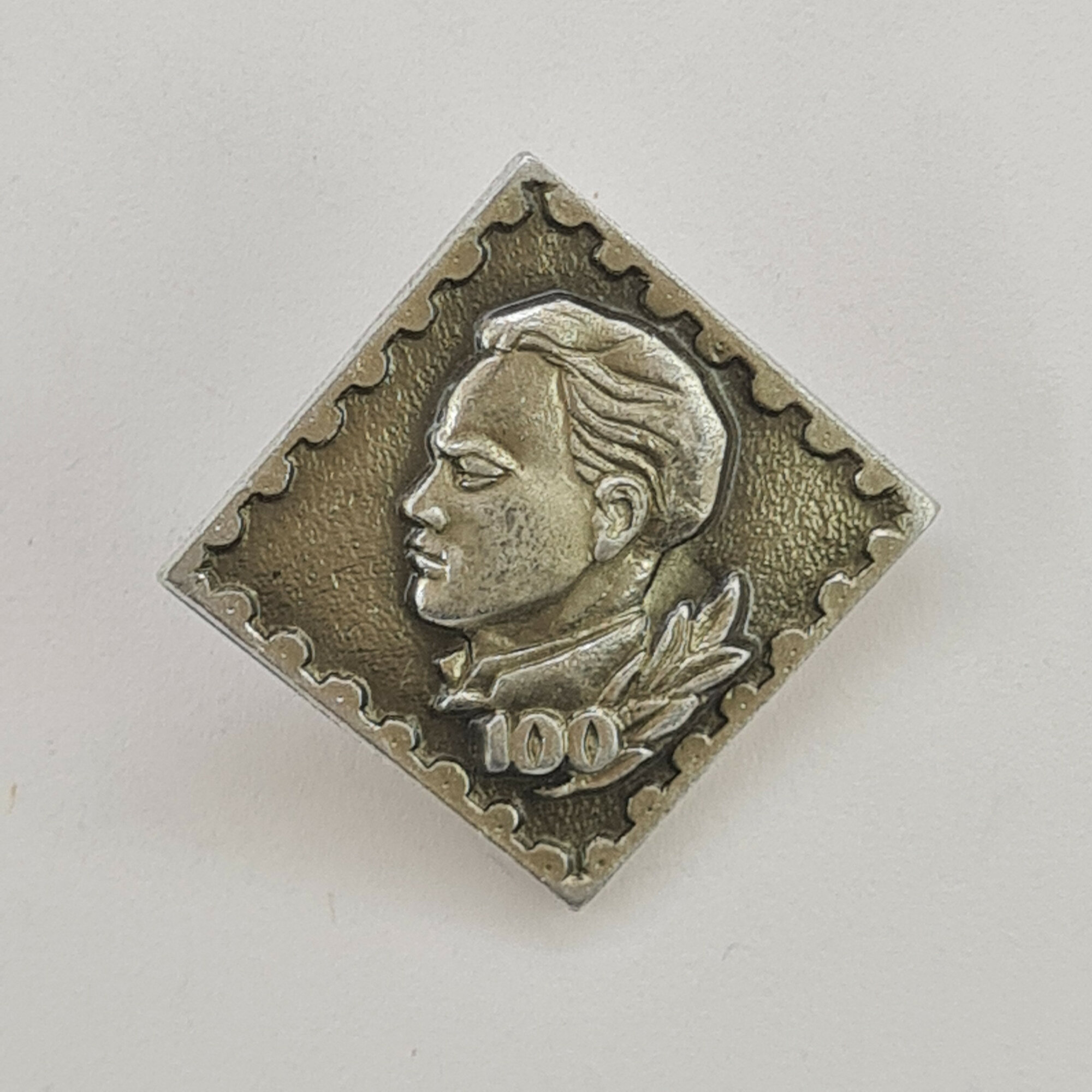 Значок СССР. Профиль Ленина, 100 лет, юбилейная тематика. Винтажный значек.