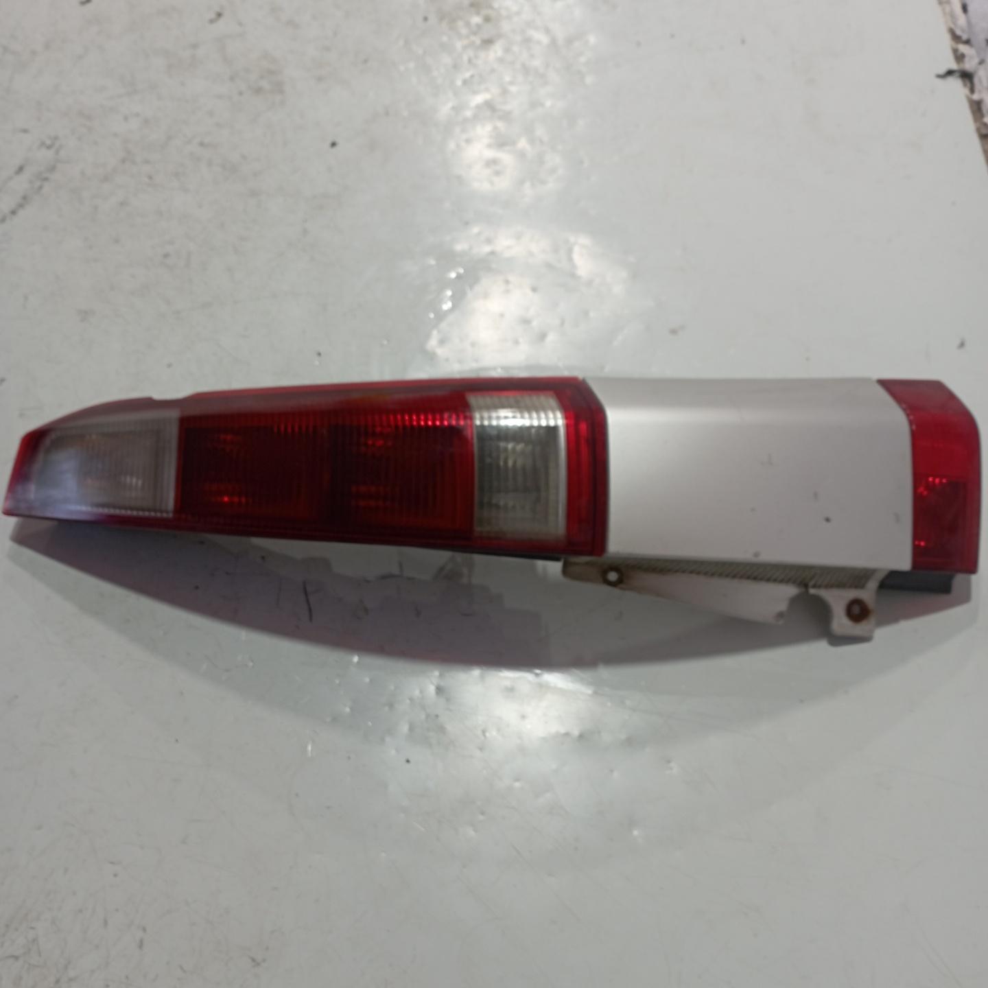 Фонарь задний правый Opel Meriva A рест. (2006 - 2010) 13130028