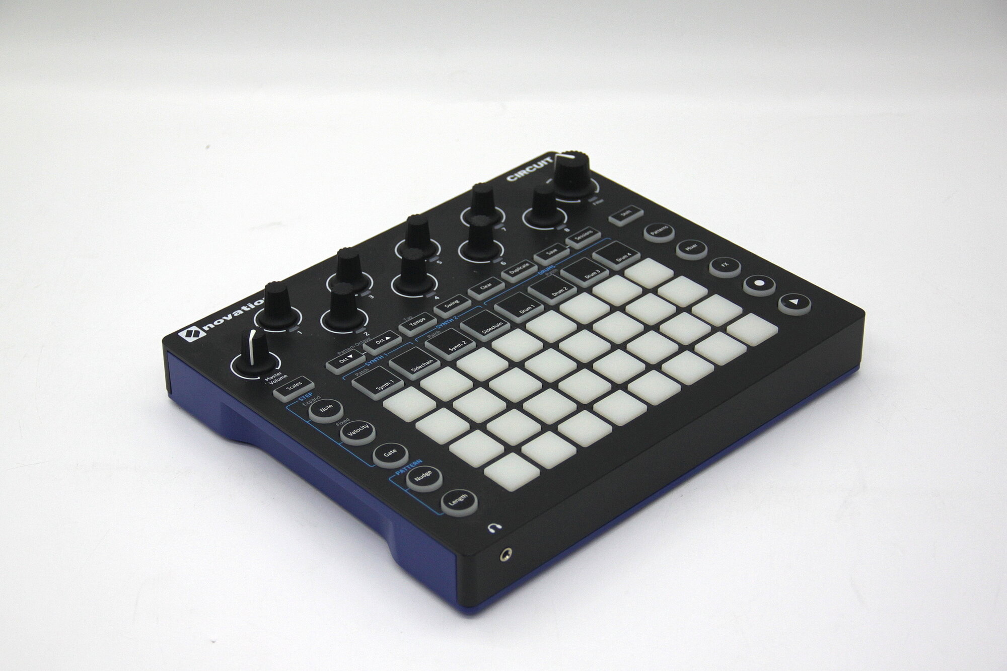 Грувбокс Novation Circuit Tracks