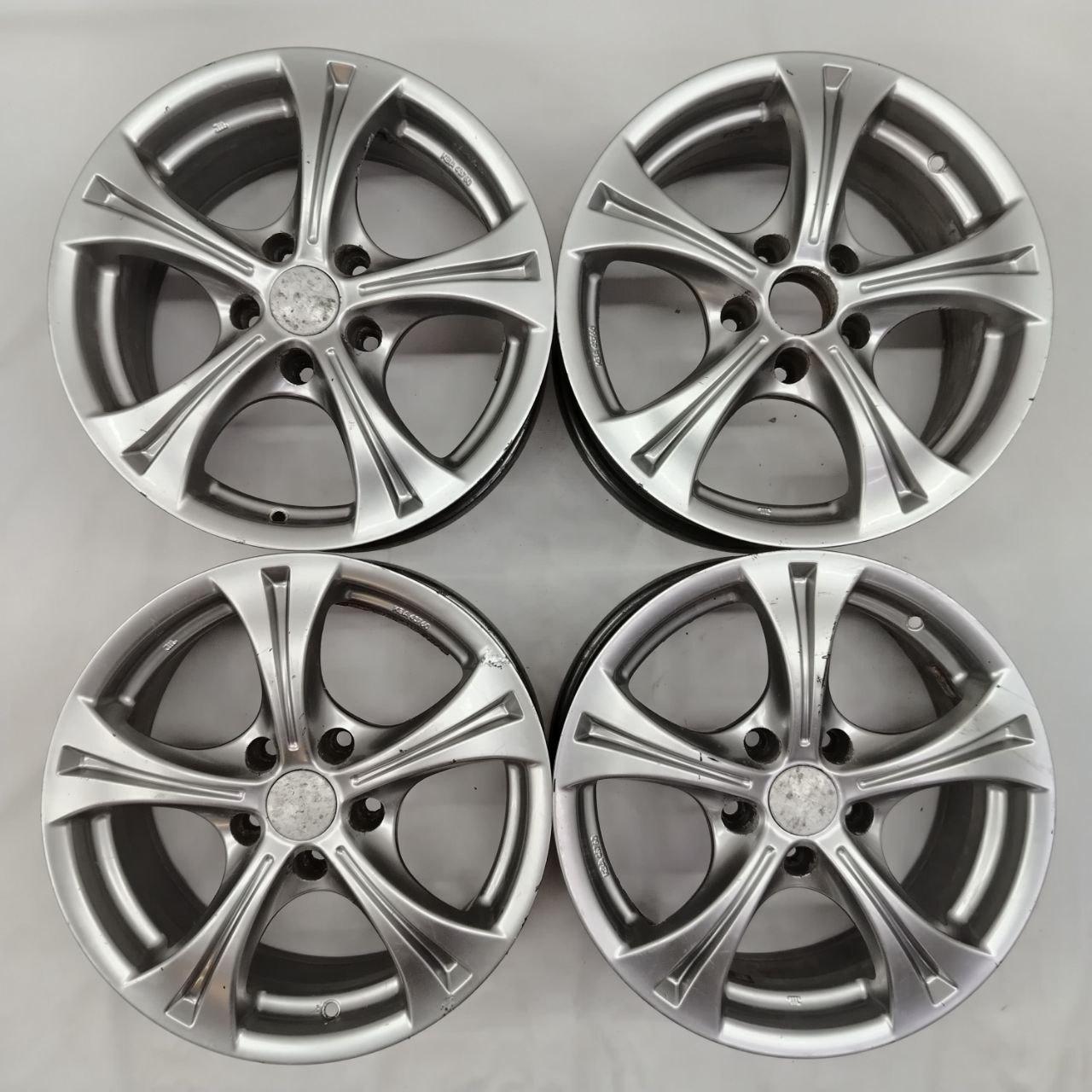 Комплект (4 шт) колесных дисков Replica 16x7 PCD 5x114.3 D66.1 ET38 (Реплика)