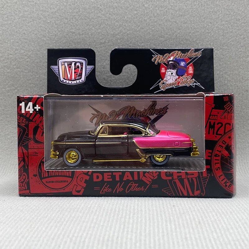 Коллекционная модель автомобиля Maisto 1:64 Oldsmobile 98 из сплава