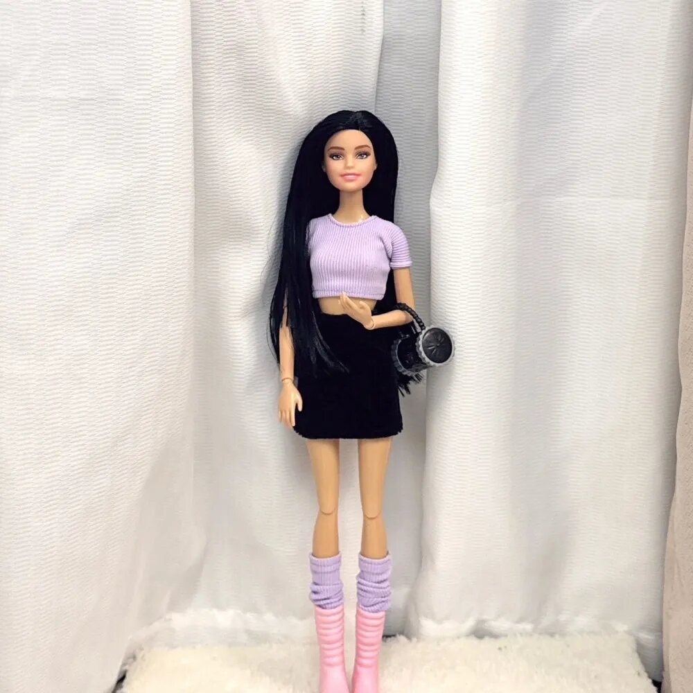 Кукла Barbie с длинными черными волосами, комплект одежды и аксессуаров