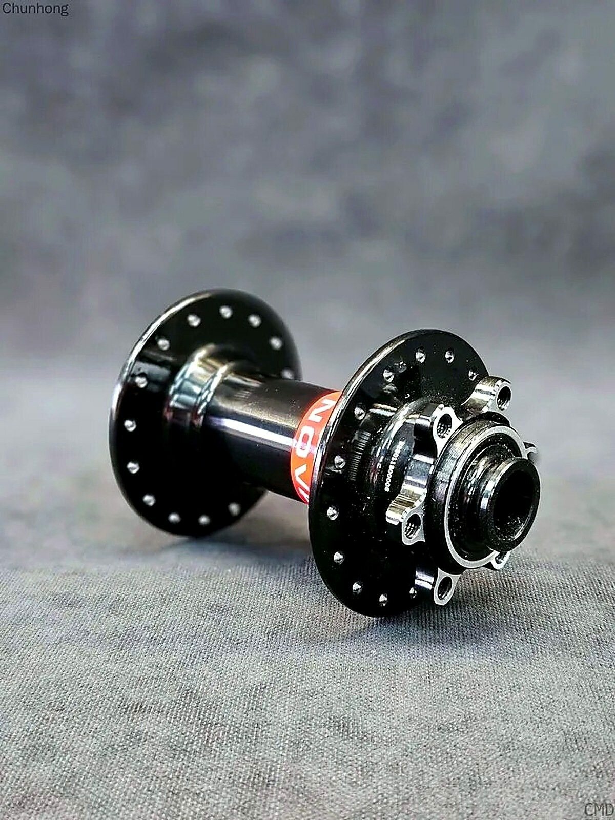 Передняя втулка для велосипеда Novatec D041SB-B15, 32 спицы, 15х110 (boost), ширина: 110мм, под ось: 15мм, черная