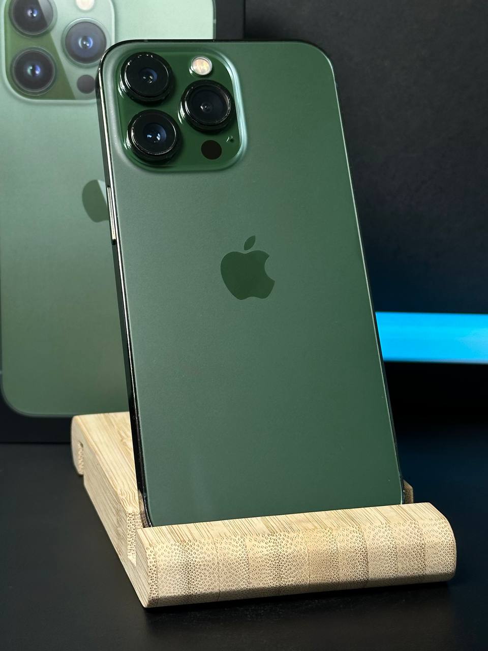 Смартфон Apple iPhone 13 Pro, 256 ГБ, nano-SIM + eSIM, зеленый