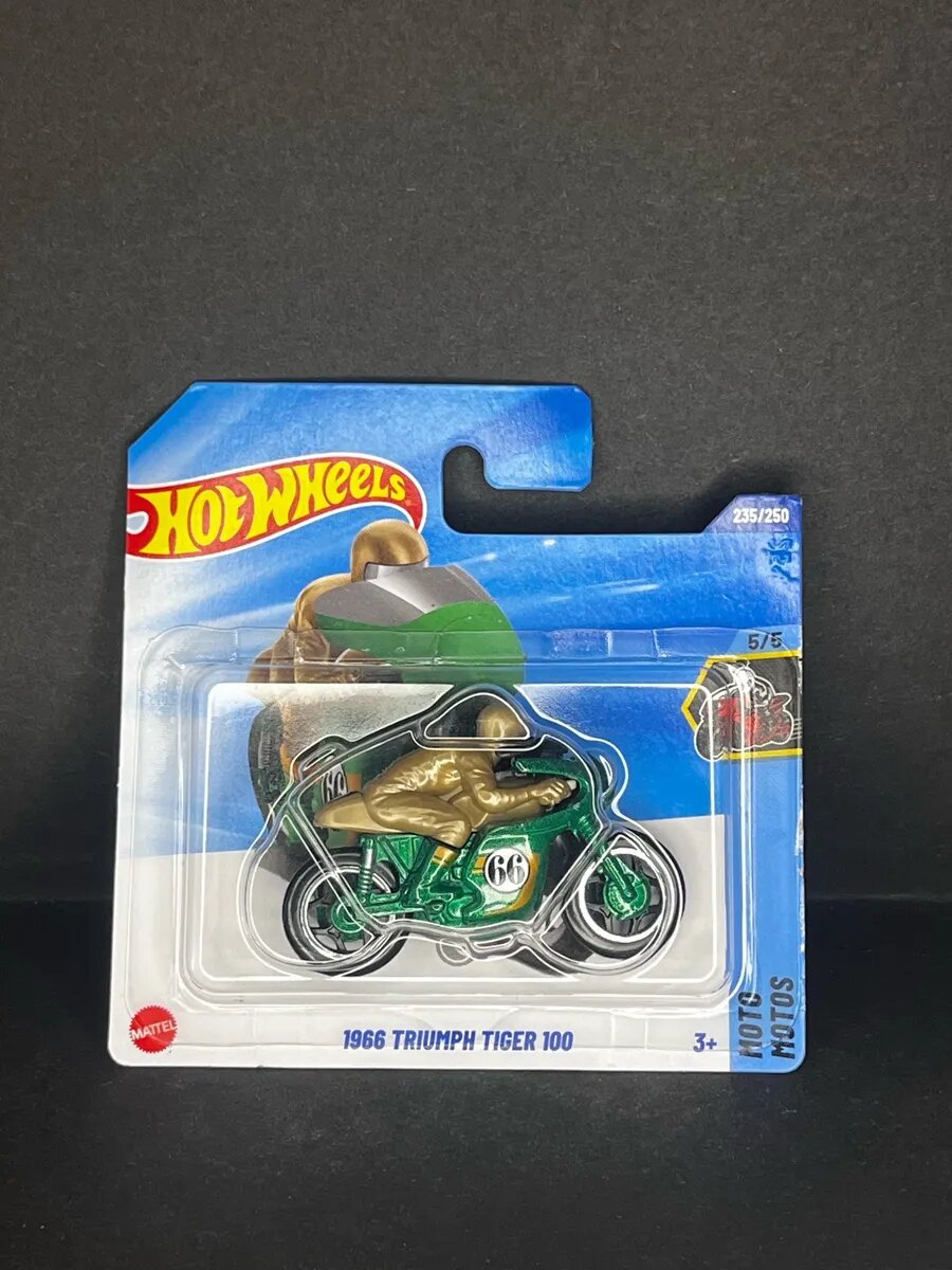 JBC32 Hot Wheels 1966 Triumph Tiger 100 TH