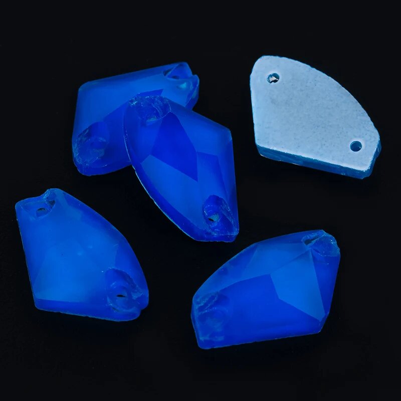 Стразы синие Sapphire Neon, форма топора