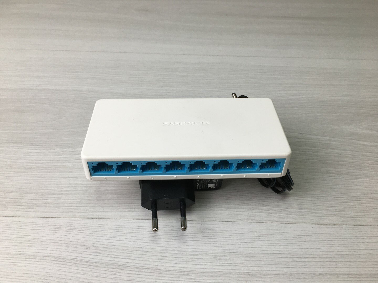 Коммутатор Mercusys MS108 10/100 8xUTP
