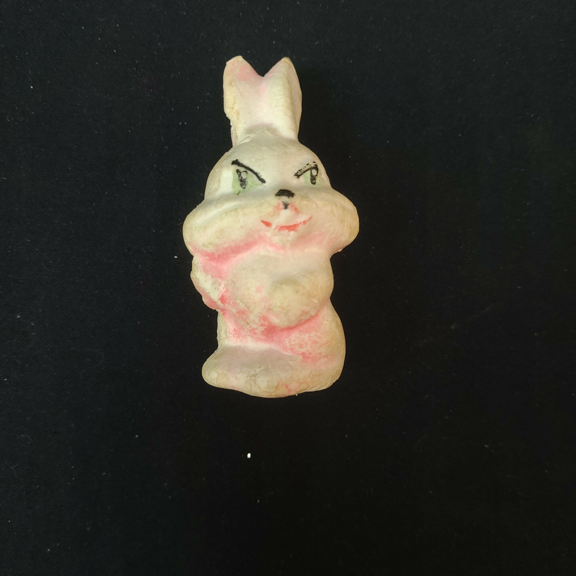 Ёлочная игрушка винтажная, СССР. Декоративная фигурка зайца из ваты, высота около 8 см