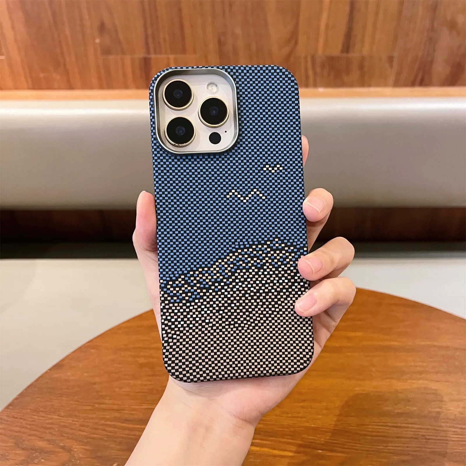 Премиальный Магнитный Полузакрытый Чехол Из Углеродного Волокна Для iPhone 16 Pro Max, Seagull
