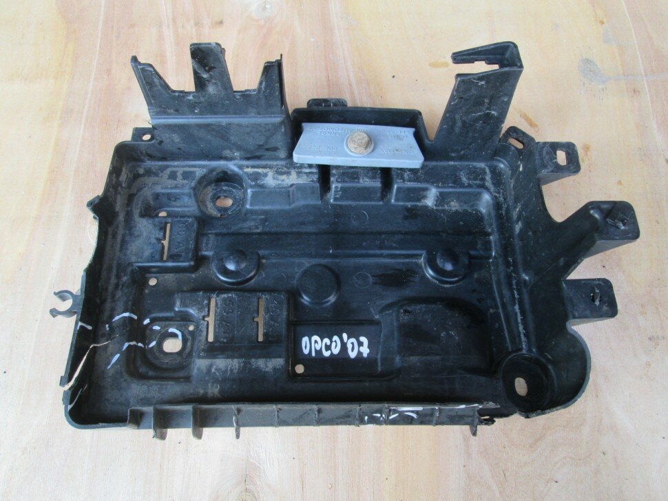 Крепление АКБ 13235642 Opel Corsa D 2006> б/у