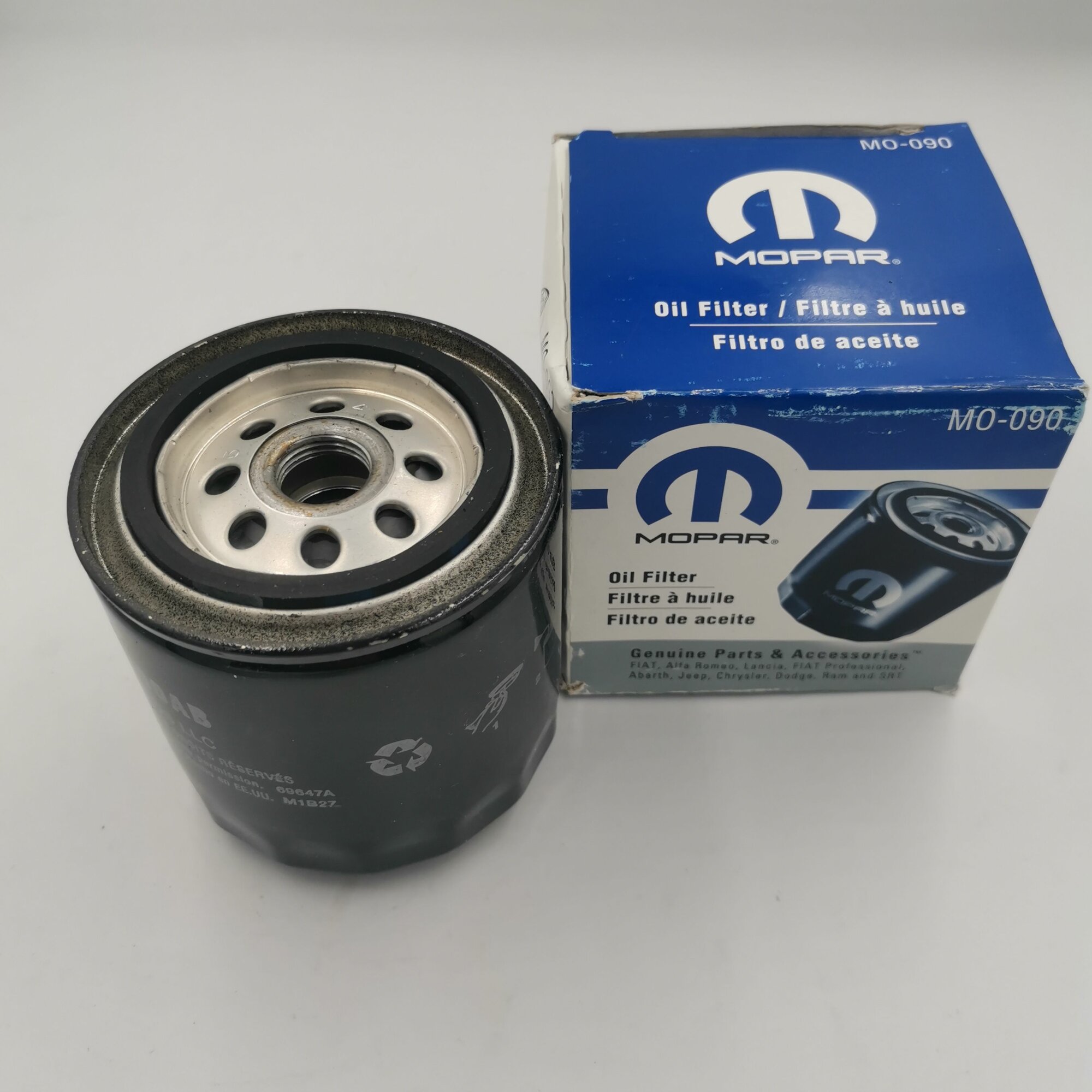 Фильтр масляный Mopar 05281090AB/MO-090