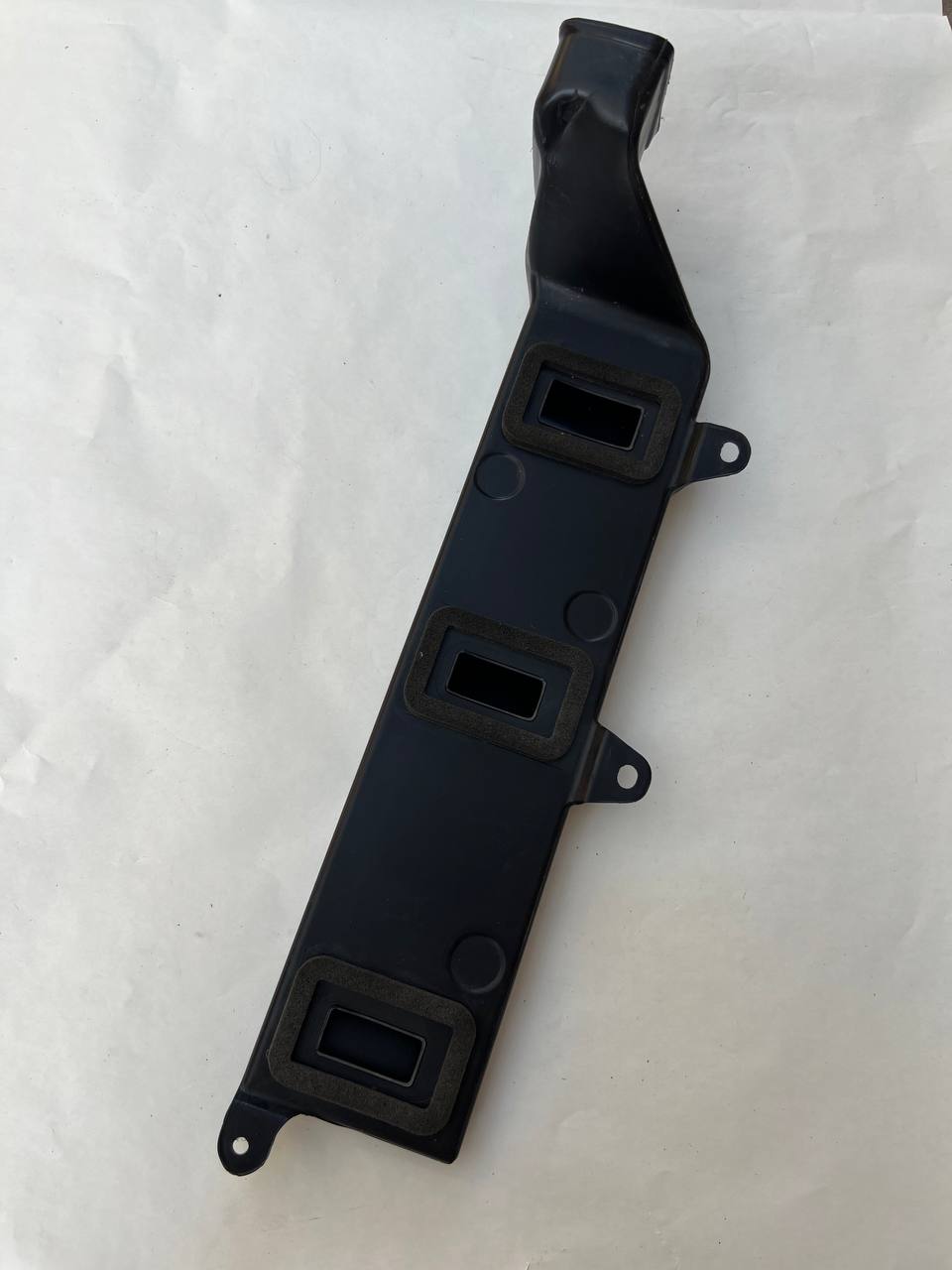 Воздуховод парприза Toyota Prius PHV ZVW52 2017-2023 G692D347040