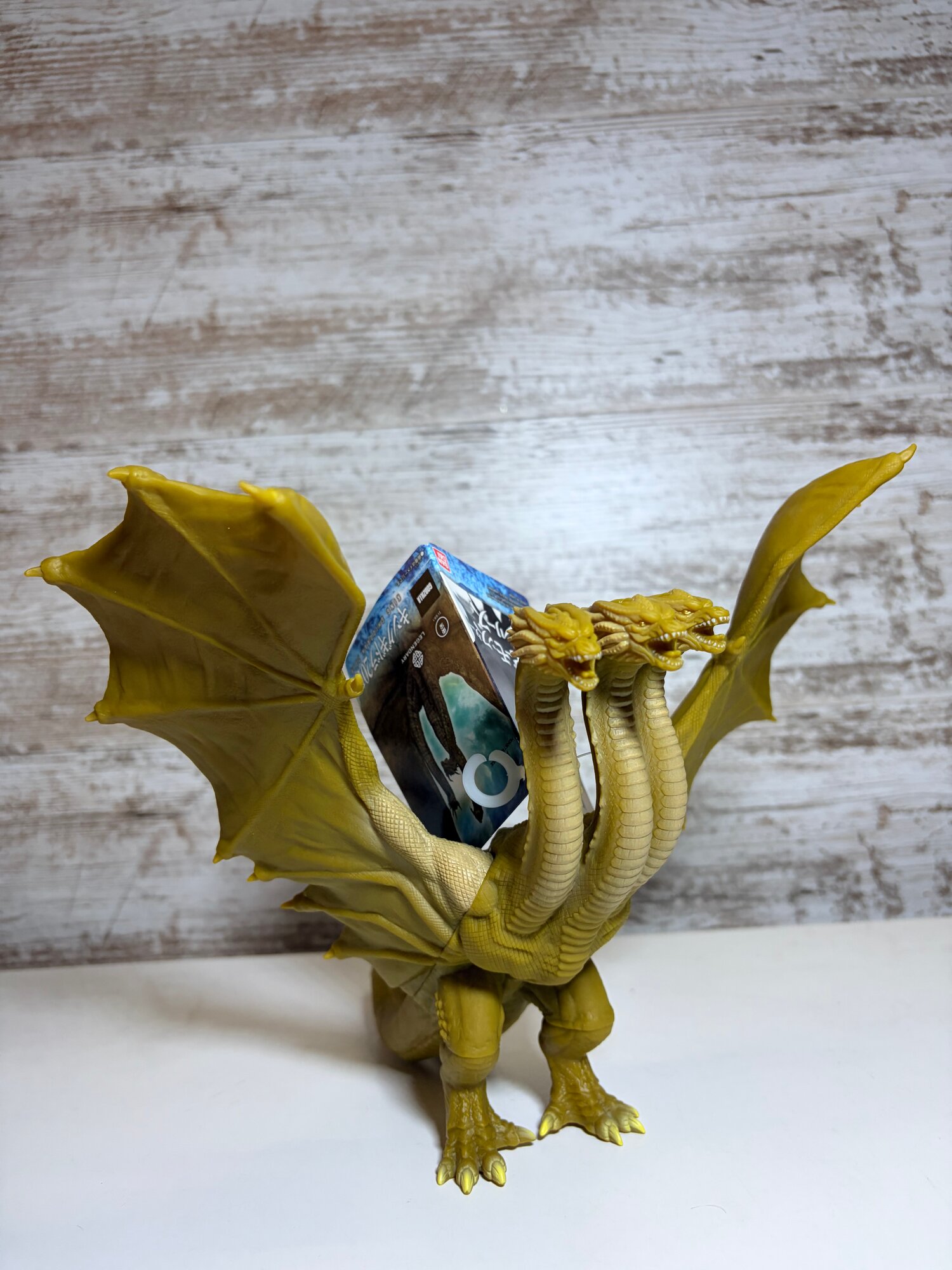 Фигурка Кинг Гидора , King Ghidorah, гигантский драконоподобный монстр, 20/28 см от Bandai