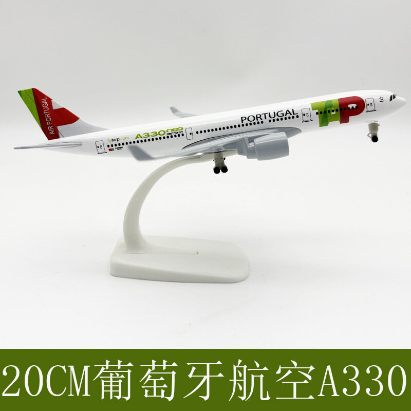 Модель самолета portugal airlines a330 из сплава с колесами шасси 20 см для декора