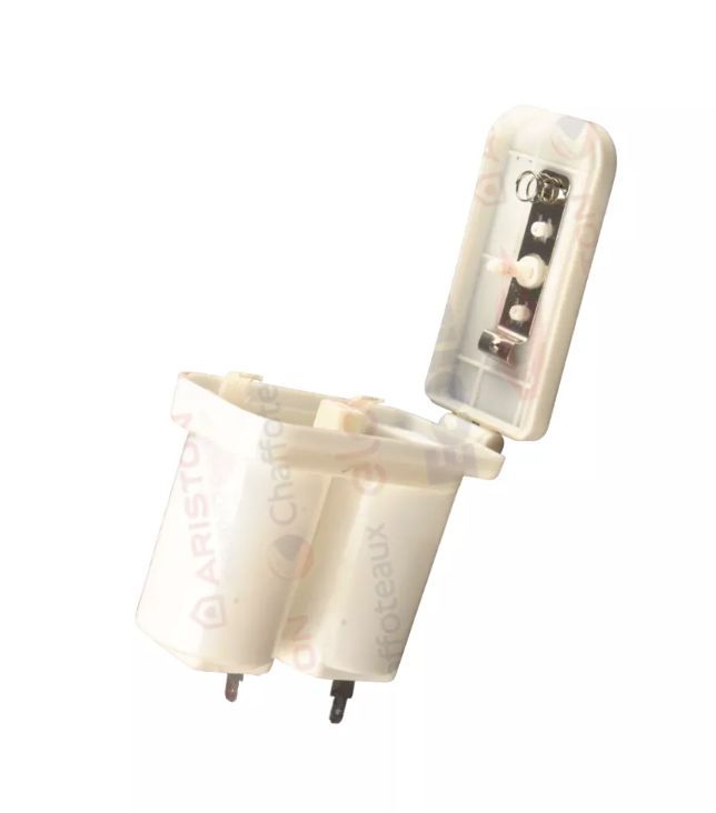 Запчасть для газ. колонки Отсек для батареек Ariston