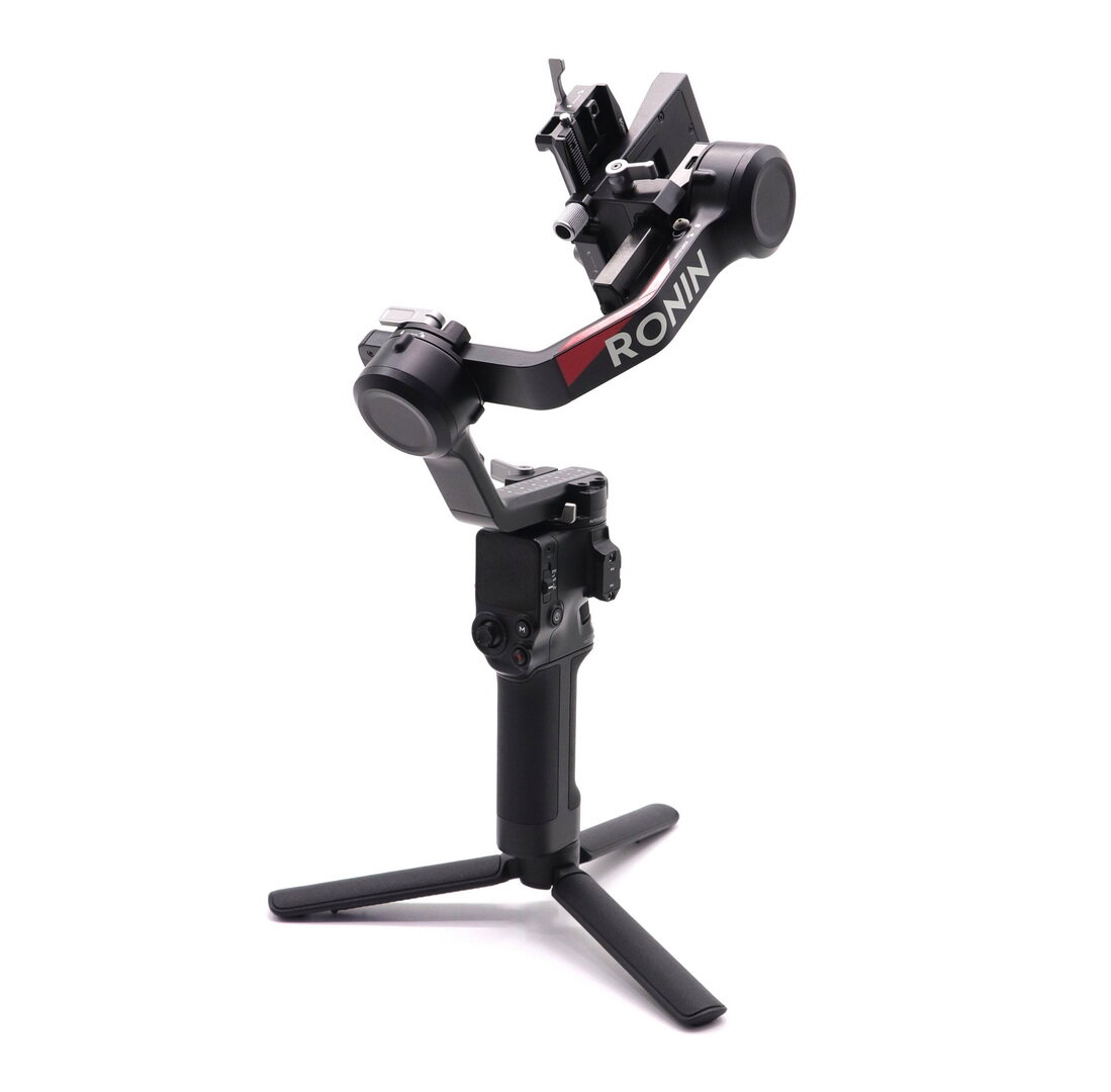 Трехосевой ручной стабилизатор DJI Ronin RS 4