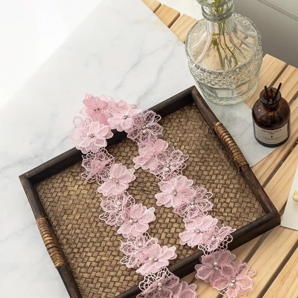 Кружевная лента Milk Fiber с 3D дизайном и жемчужными бусинами 2yards pink