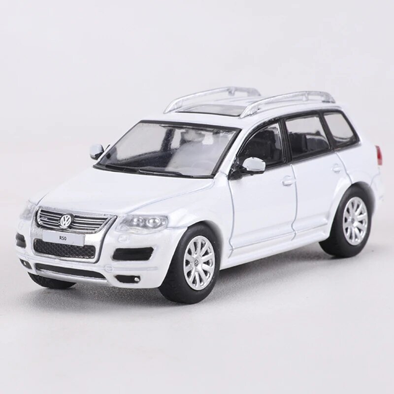 Модель автомобиля Maisto Touareg R50 1:64 Белый, белый
