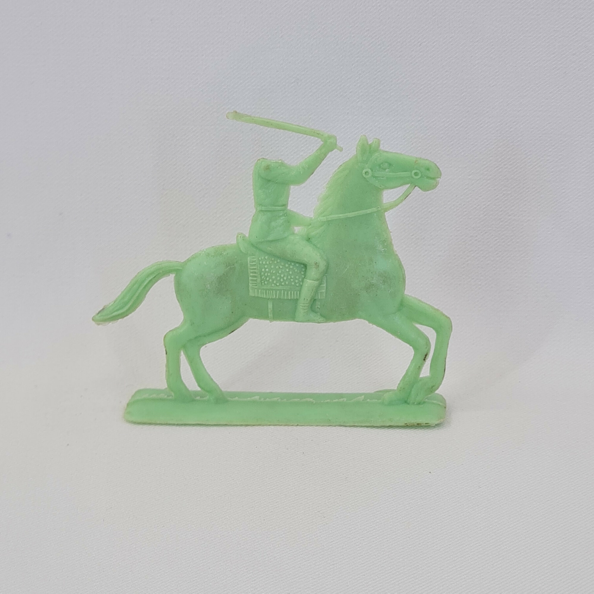 Игрушка наездник на лошади винтажная, СССР. Конная фигурка на подставке, один предмет