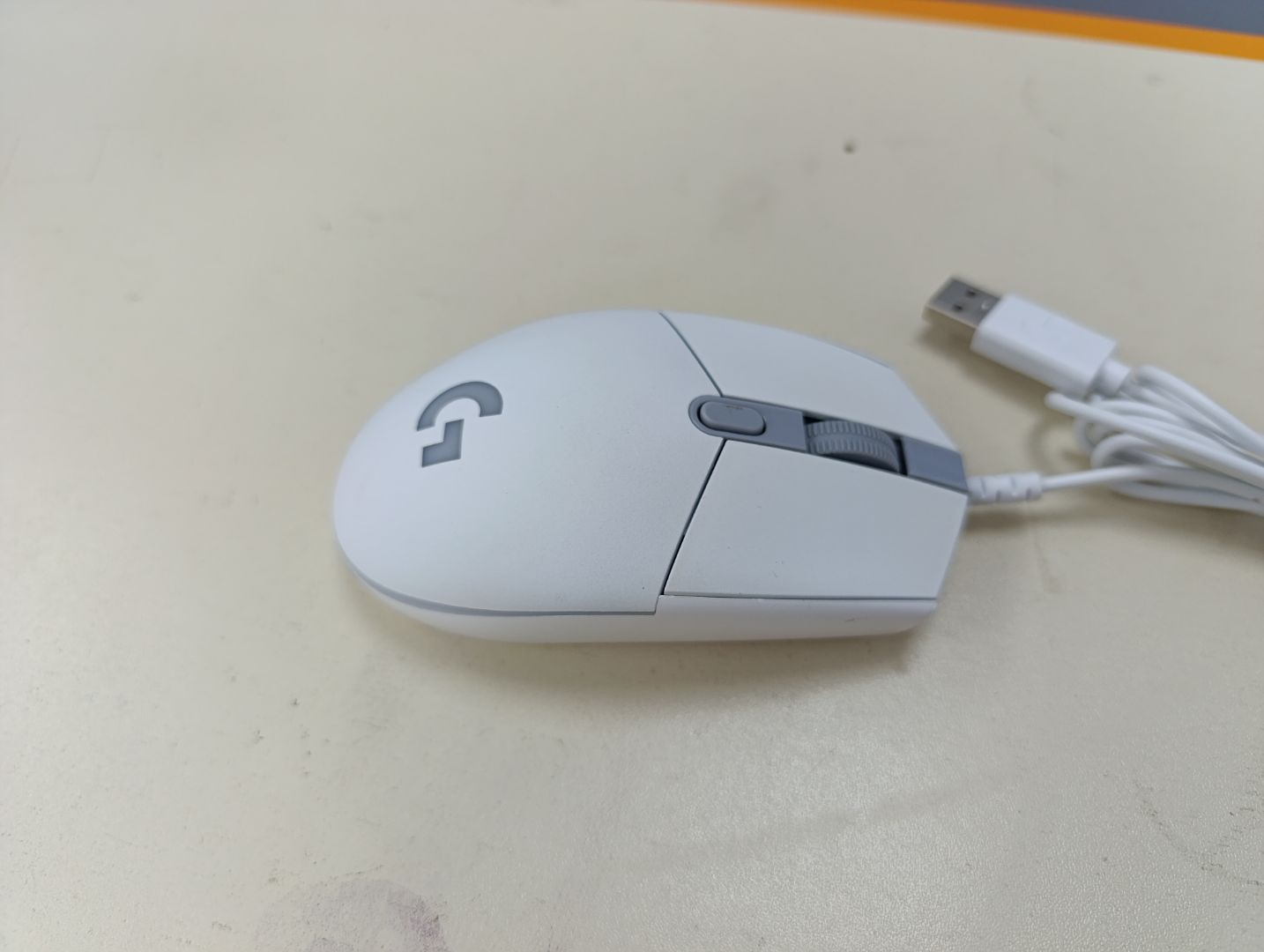 Игровая мышь проводная Logitech G102 белая, с RGB подсветкой,б/у, уценка