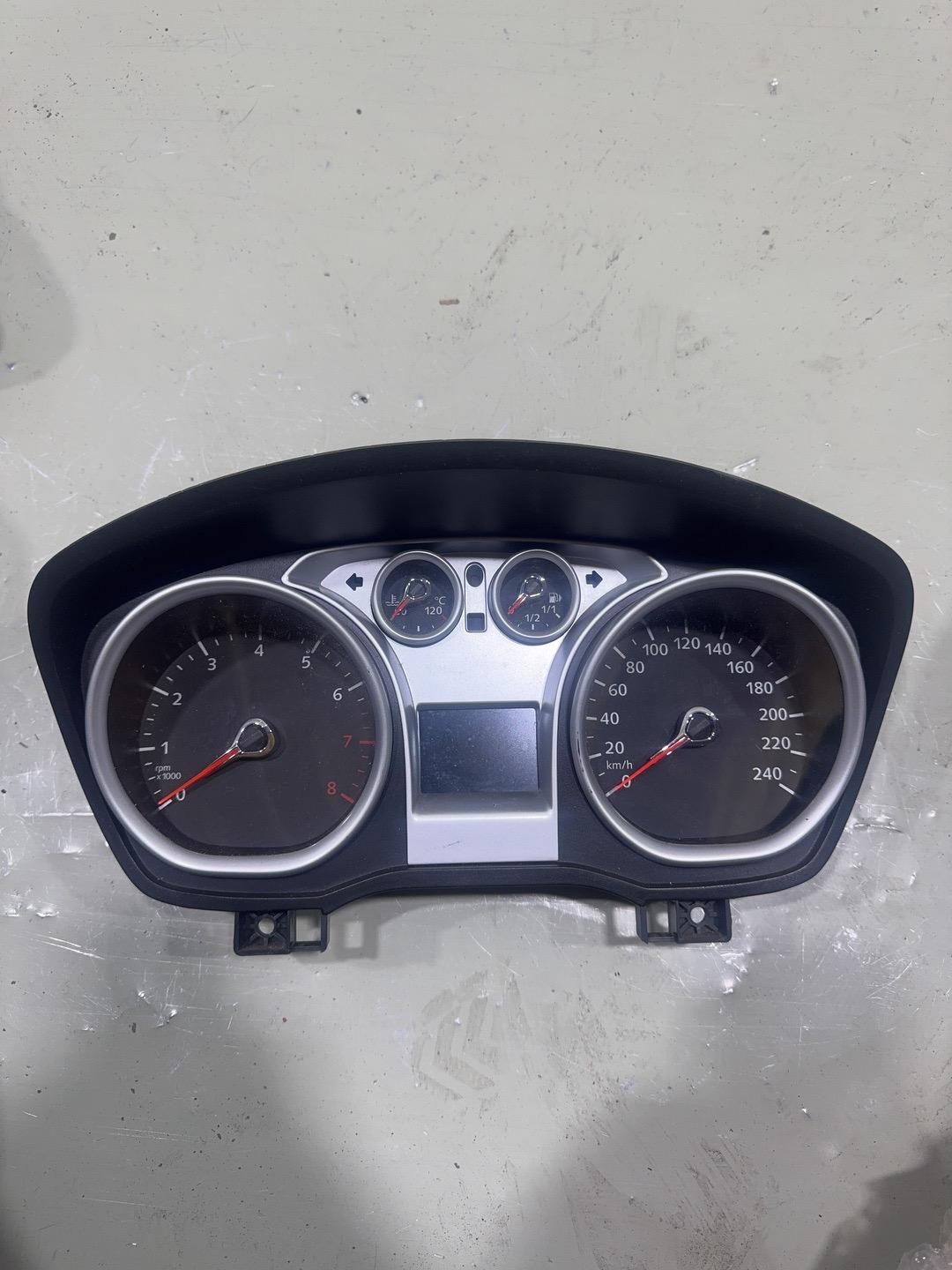 Панель приборов (щиток) Ford Focus 2 (2004 - 2008) 9M5T10849NA