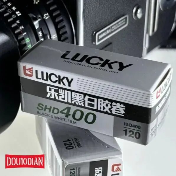 Черно-белая фотопленка Lucky SHD400 400-120 для среднеформатных камер