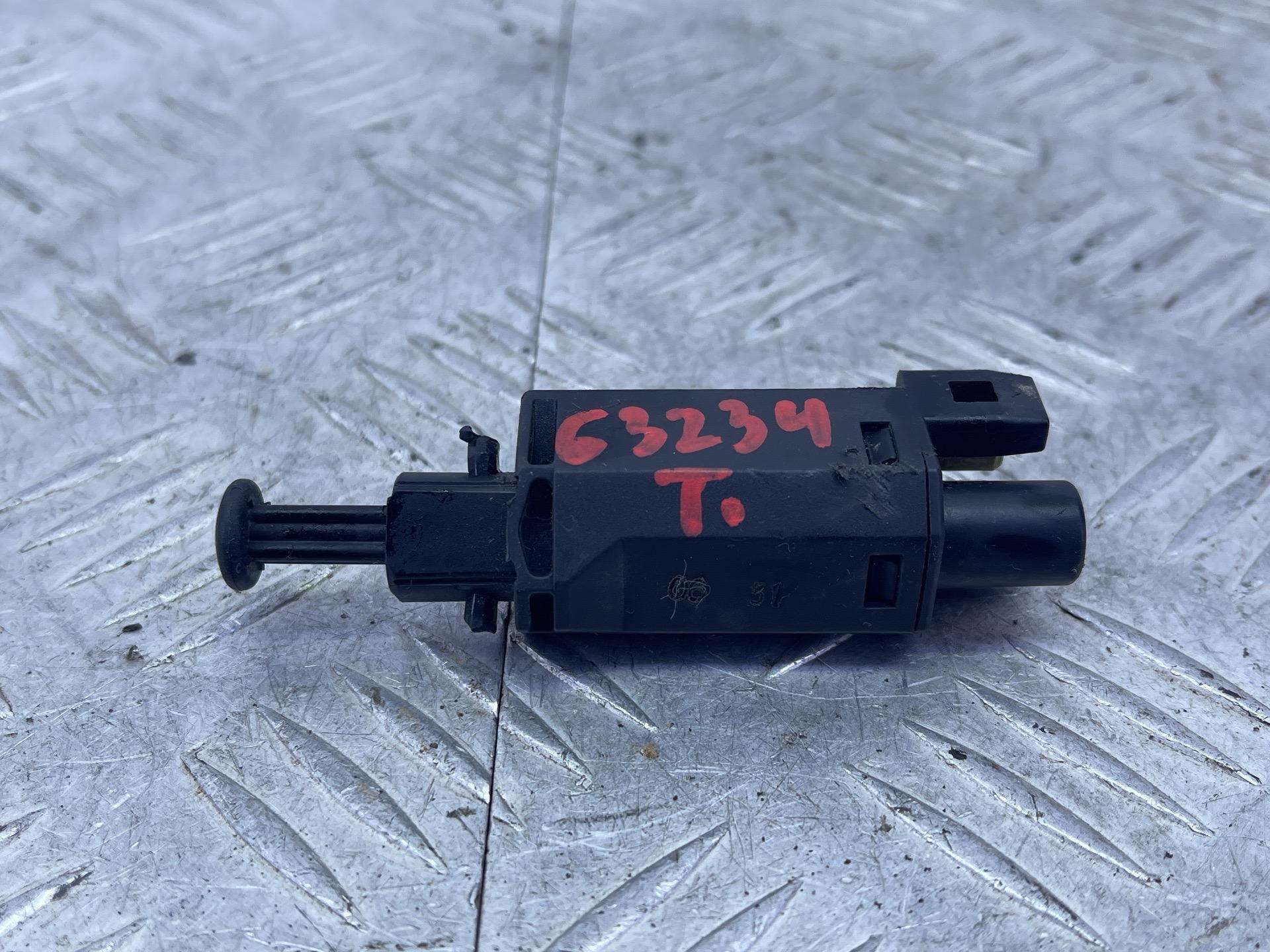 Датчик педали тормоза (лягушка) Volkswagen Transporter T4 1997 191945515B