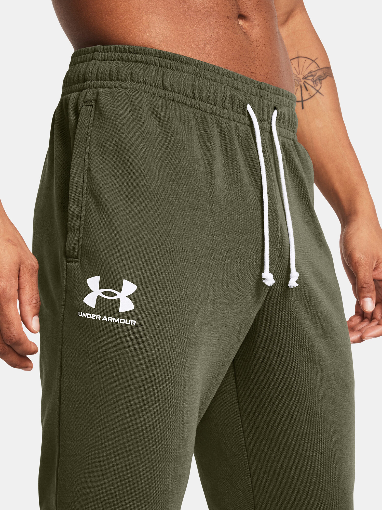 Брюки спортивные Under Armour Rival, размер SM, темно-зеленый — фото 1