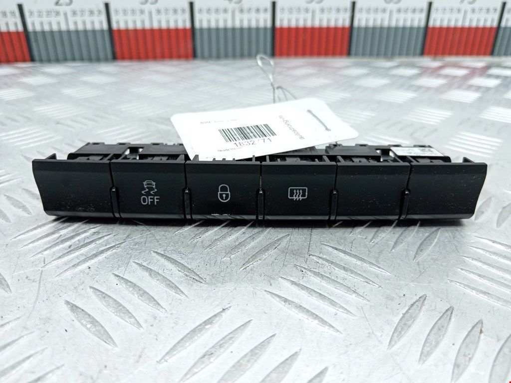 Блок кнопок / 1832771 10098316 5JA927132AF для Skoda Rapid (с пробегом)